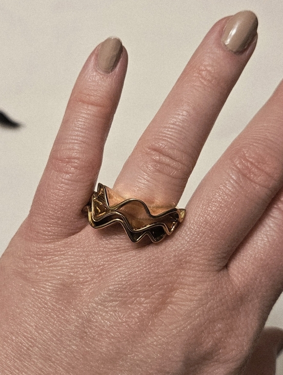 kate spade | Jewelry | Kate Spade Gold Sculpted Wave Ring Set Size 7 ...